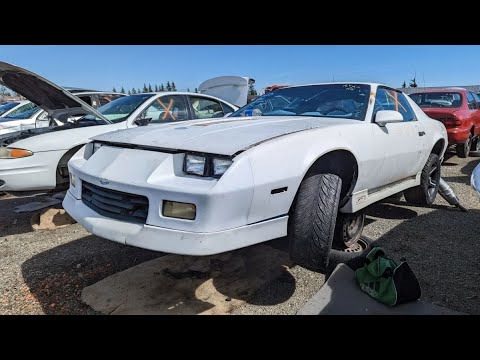 Junked Chevrolet Camaro RS Coupe 1992 Slideshow - YouTube