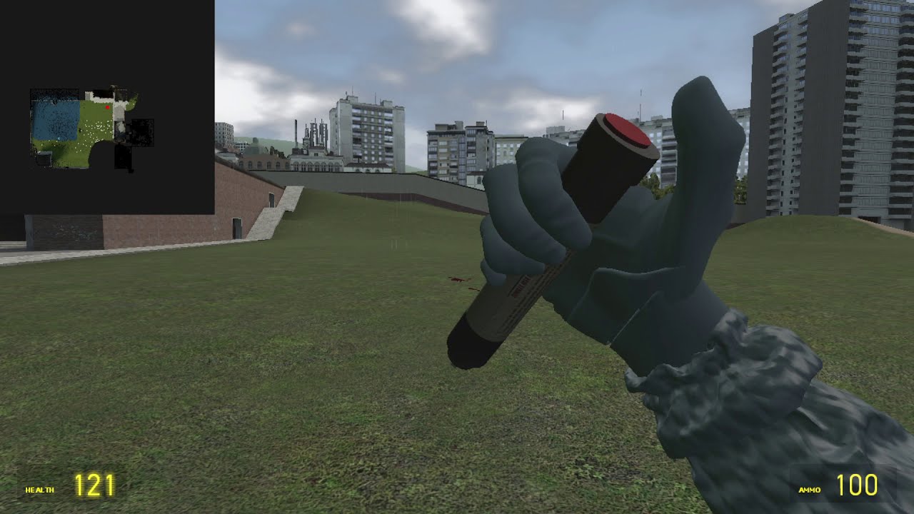 Looking at this syringe that INSTANTLY HEALS YOU in Gmod!!! (Garry's ...