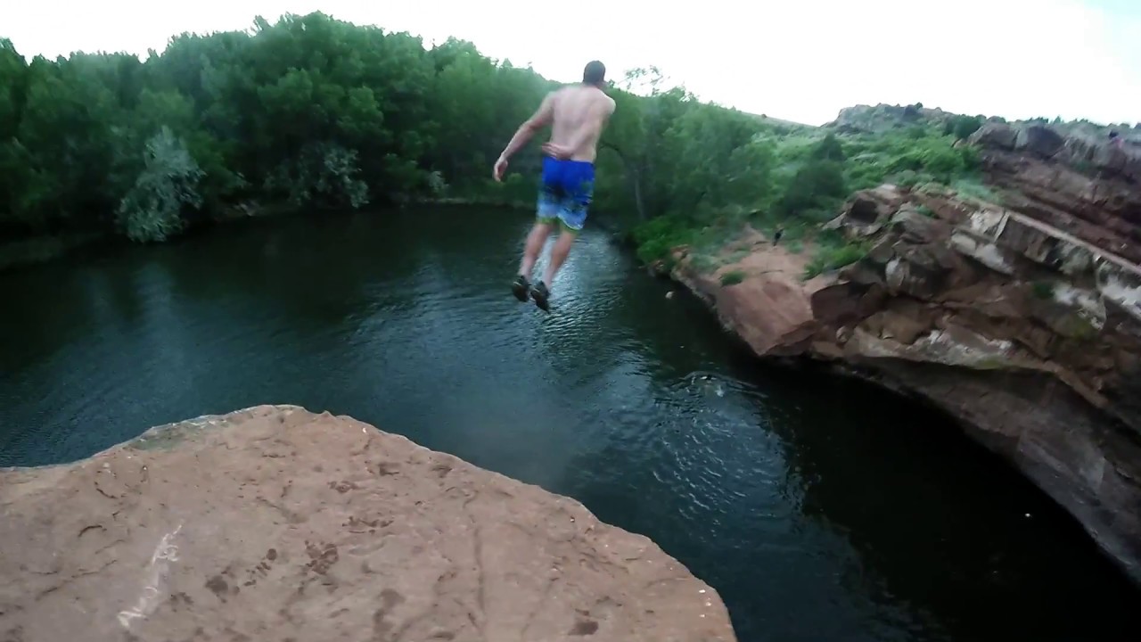 Cliff jumping two buttes Colorado !! - YouTube