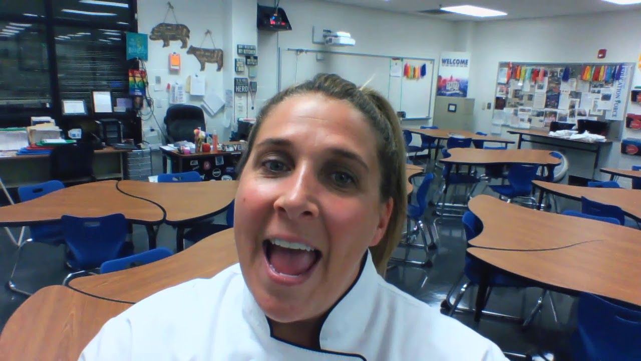 Intro Chef Oliver and Kitchen - YouTube