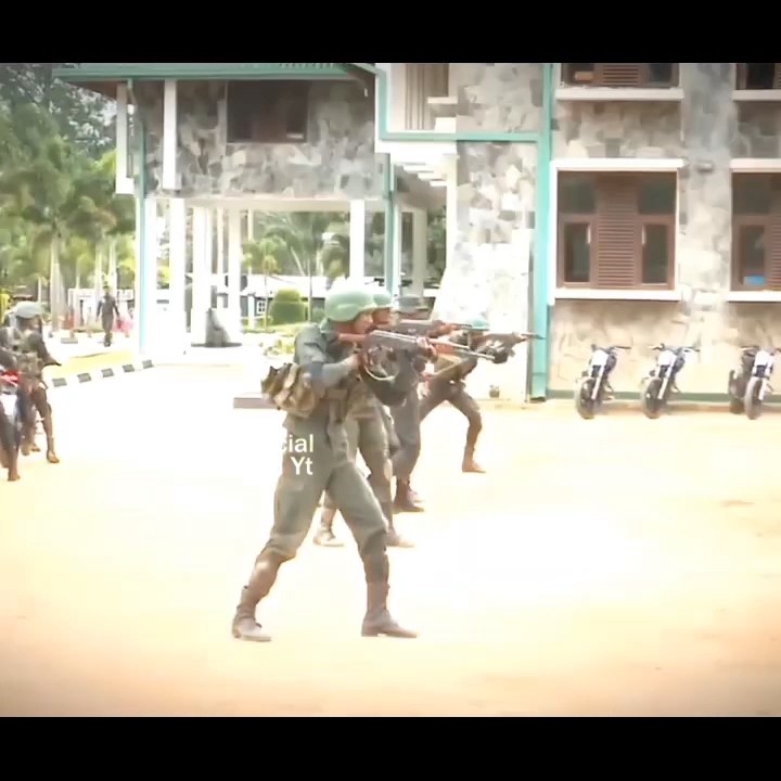 යුදහමුදාවේ ක්ෂනික ප්‍රහාරක කණ්ඩායමේ පුහුනුව 👺🇱🇰😈 | Sl Army Qrt Traning ...