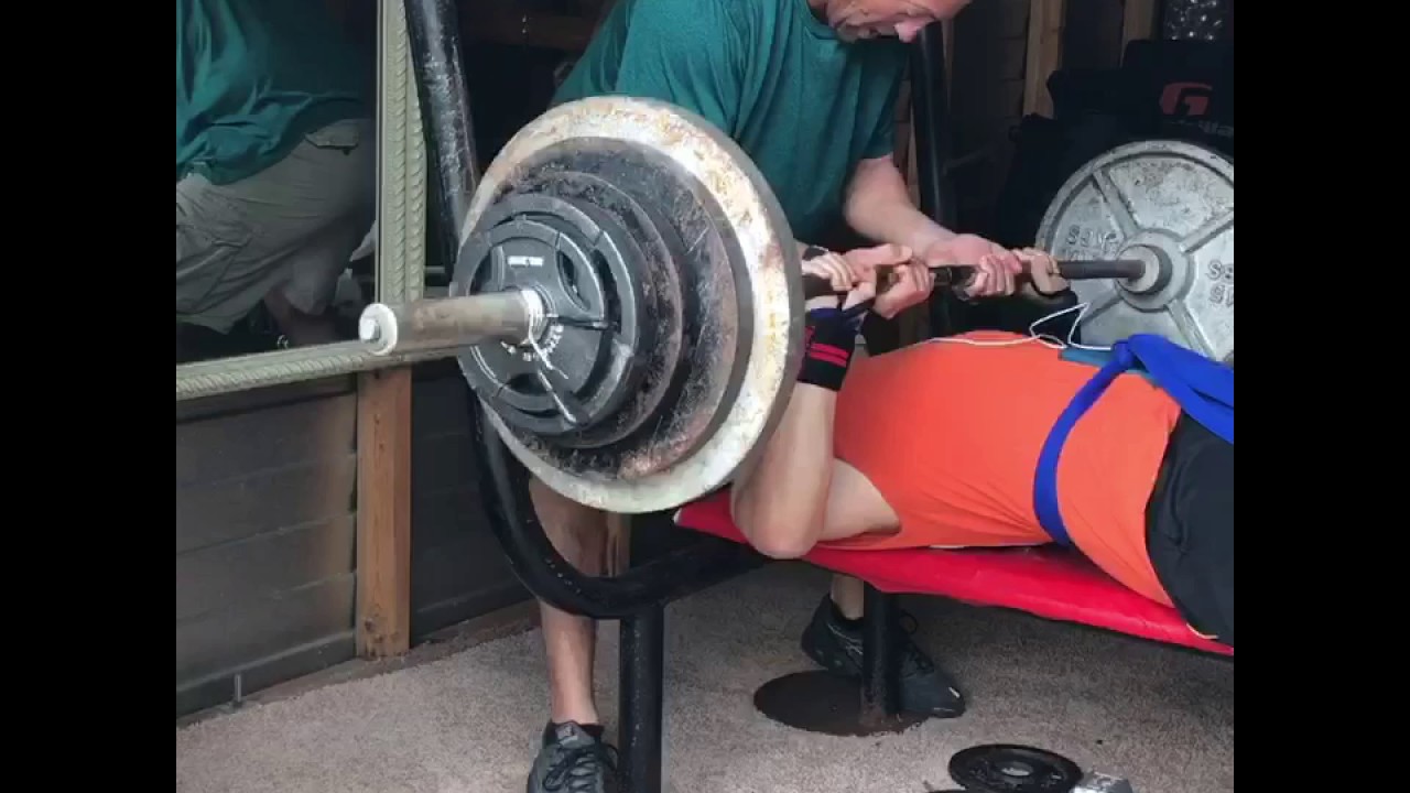 305. Pounds bench press 15 year old - YouTube