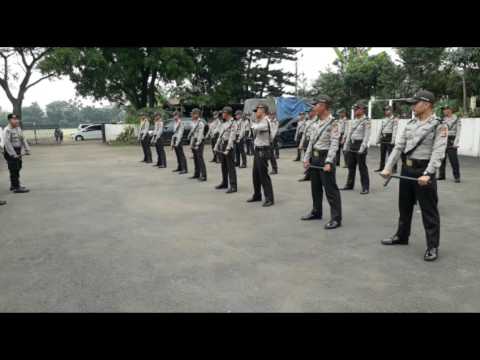 Sat Sabhara Polres Cimahi - Beladiri tongkat T siswa SPN Cisarua - YouTube