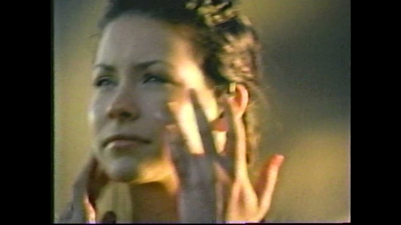 Evangeline Lilly - Rare Look - 2002 Milk Commercial - YouTube