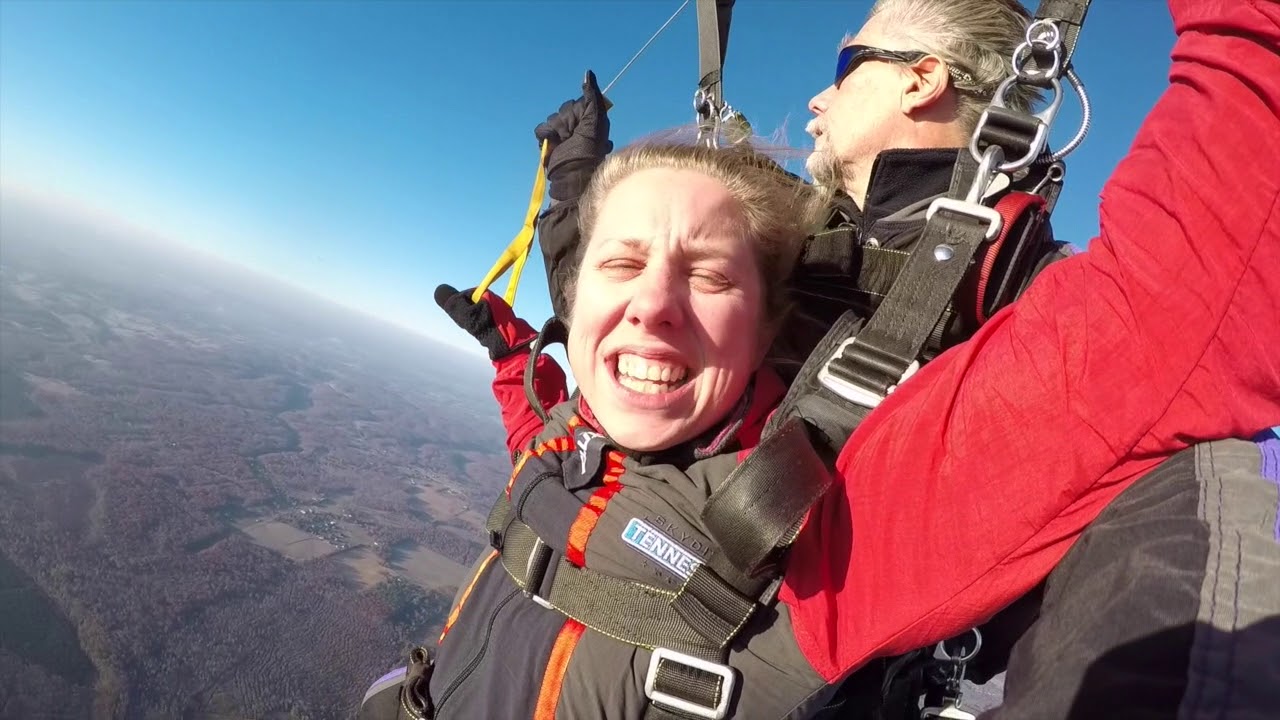 Skydive Tennessee Lisa Sager - YouTube
