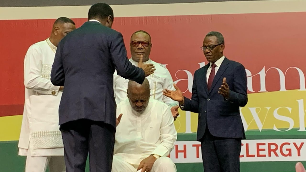 Prez.Mahama receives Blessing frm Duncan Williams,Owusu Bempa,Salifu ...