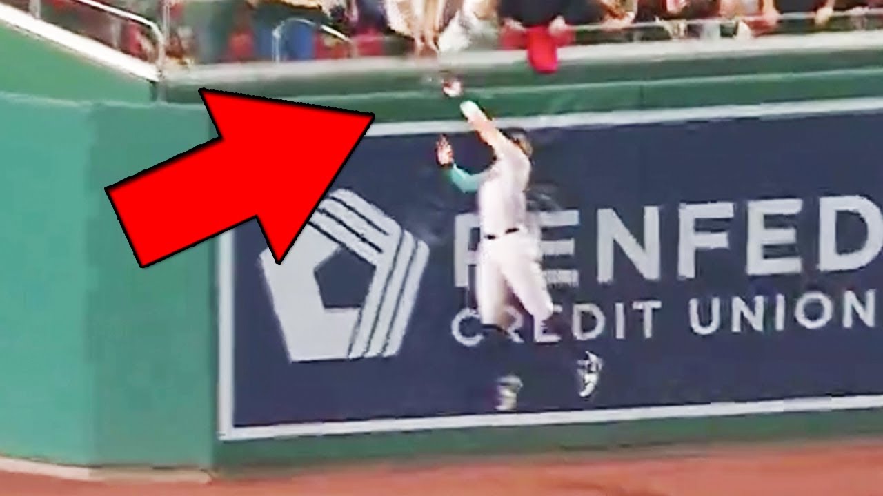 Aaron Judge Home Run Catch on Andrés Chaparro Hit | Yankees vs ...