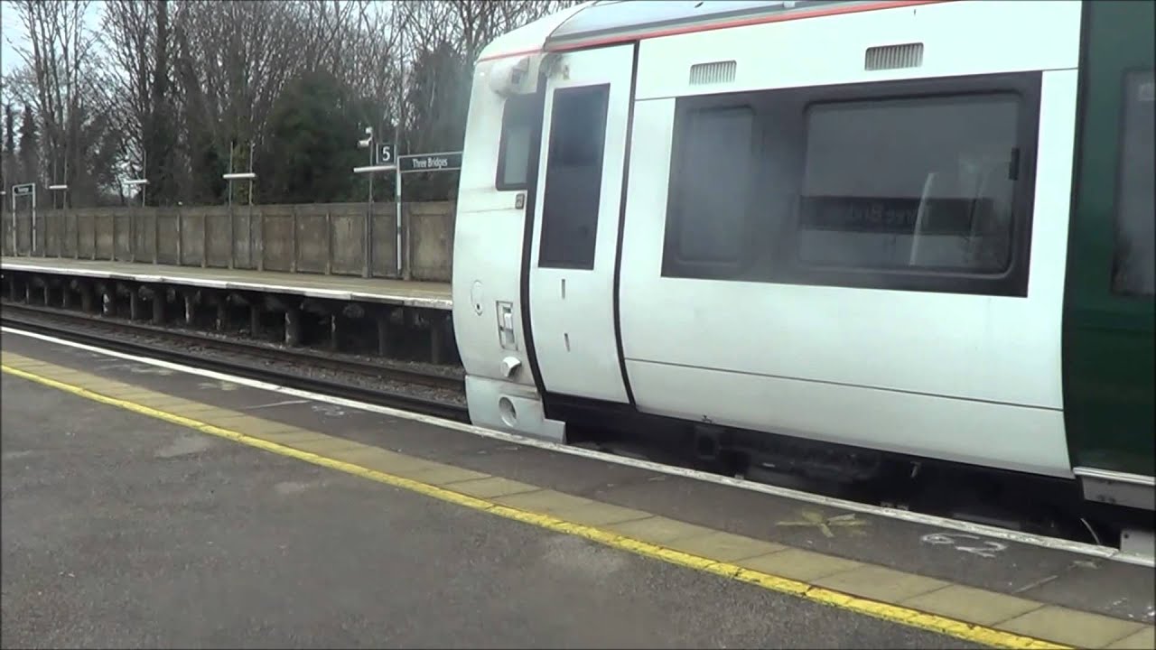 New Thameslink 387-112 and 387-106 at Three Bridges Station - YouTube