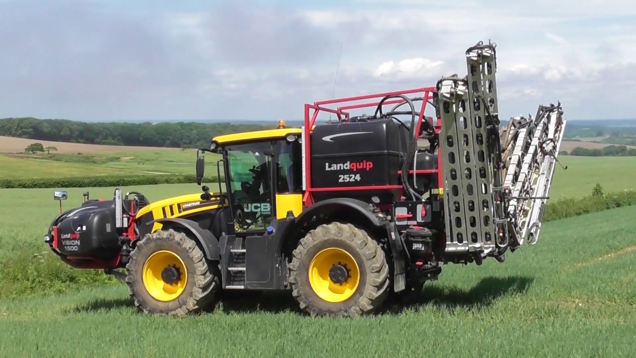 JCB Fastrac 4220 6.6 Litre 6-Cyl Diesel Tractor (235HP) With LandQuip ...