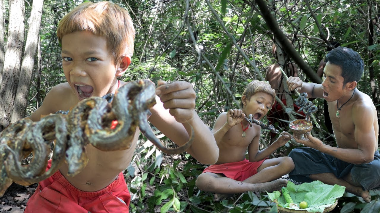 Primitive Technology | Cooking roasted eels | Eating delicious - YouTube