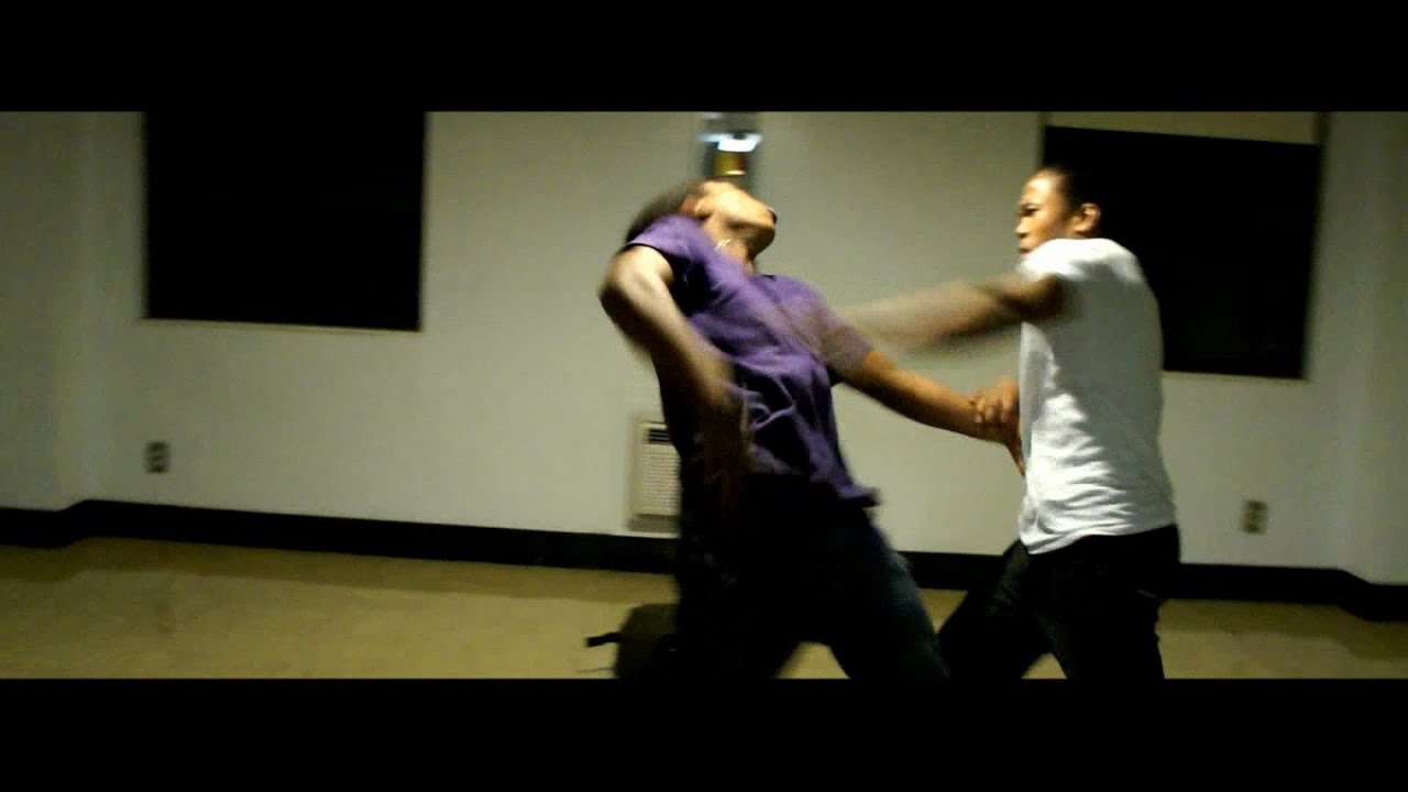 Black and Asian Twins Fighting Each Other - YouTube