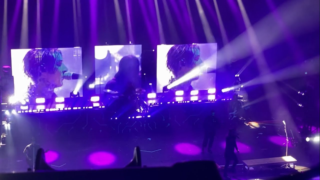 Disguise - Motionless in White live 22/2/25 at O2 Brixton Academy ...