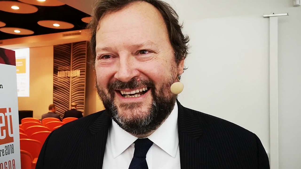 Intervista a David Orban, presidente di Singularity University - YouTube