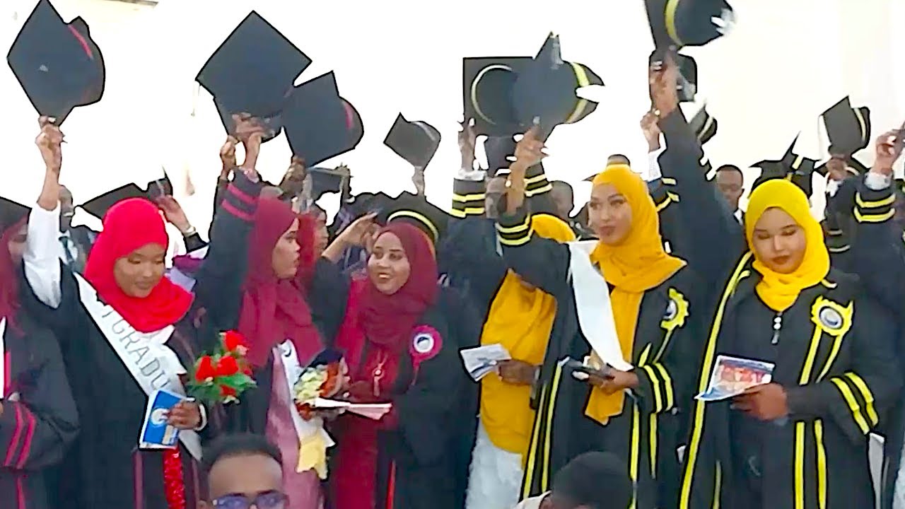 127 Arday Oo Ka Qalinjabiyay Jaamacada Golis Ee Magaalada Berbera - YouTube
