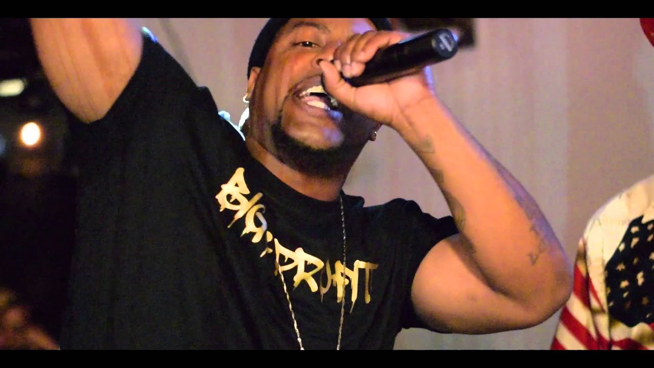 Bigg Profit (Performance at Spades) 12.14.15 - YouTube
