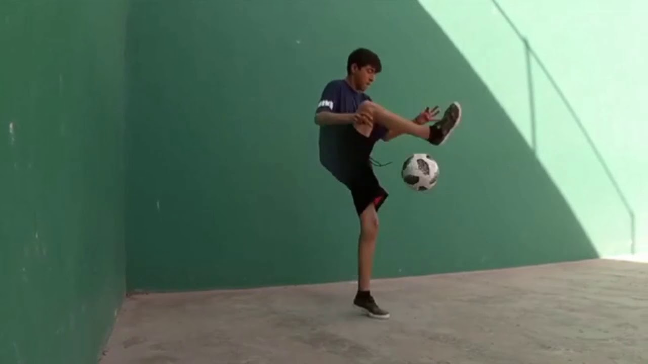 Mexican Freestyle Football• Instagram Clips 2020 - YouTube