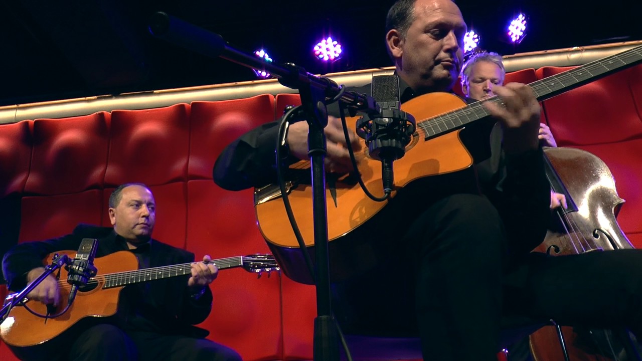 Douce Ambiance | Peter Beets meets Stochelo Rosenberg - YouTube