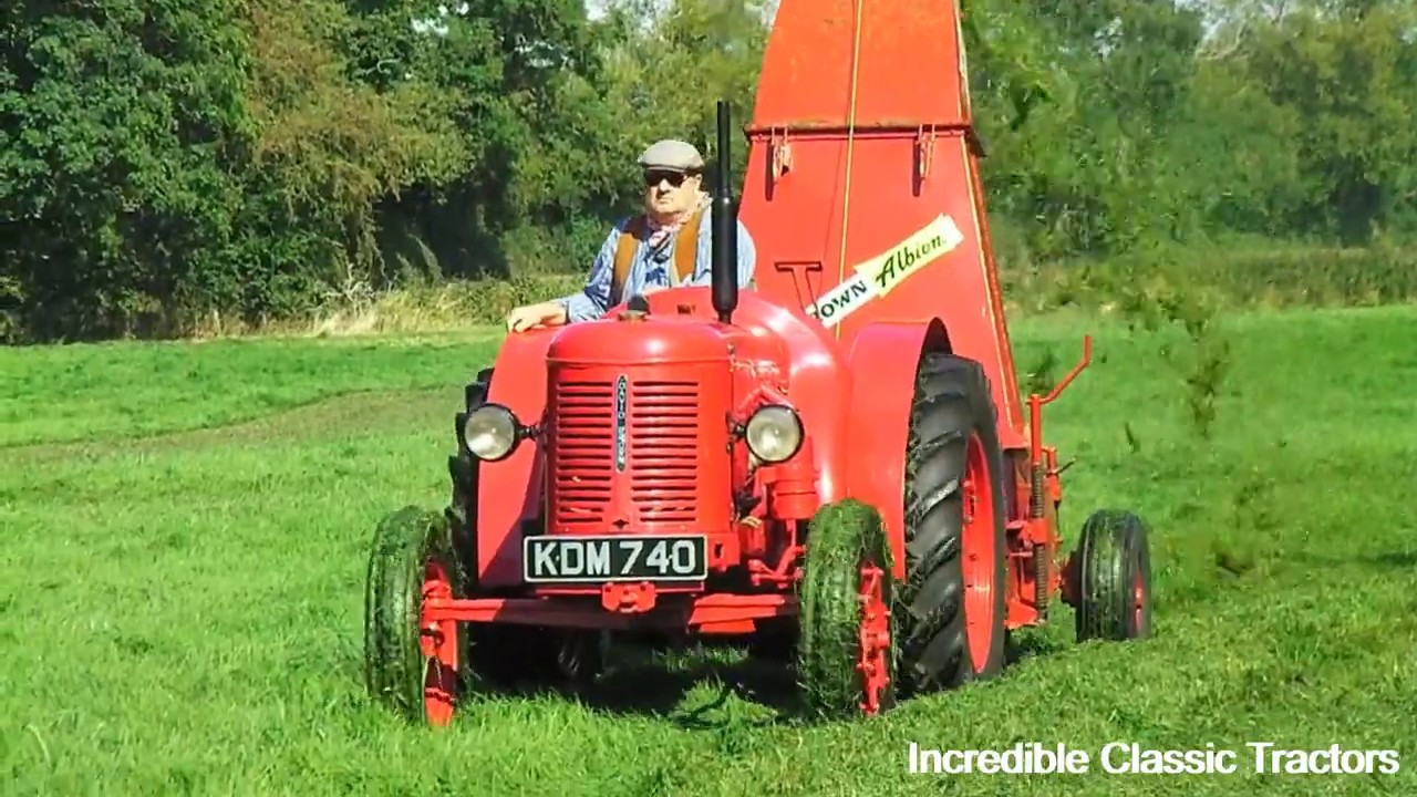 1954 David Brown Cropmaster VAK 1C 2.5 Litre Diesel Tractor (34HP) with ...