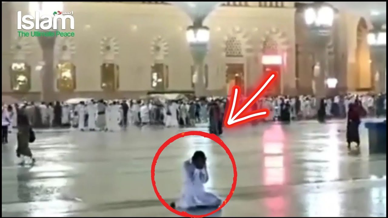 MAN DOING DUA AND CRYING ON A RAINY NIGHT IN MADINAH NEAR PROPHET'S ...