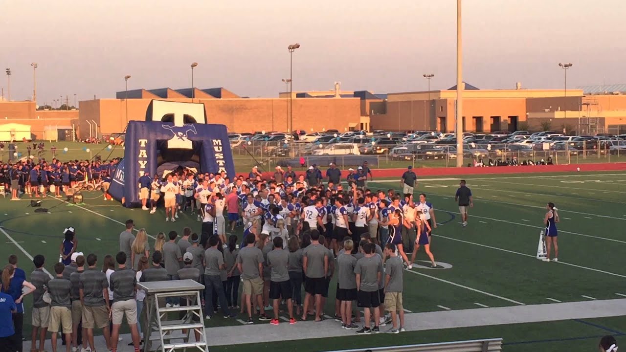 2015-2016 THS Pep Rally - Football players getting announced - YouTube