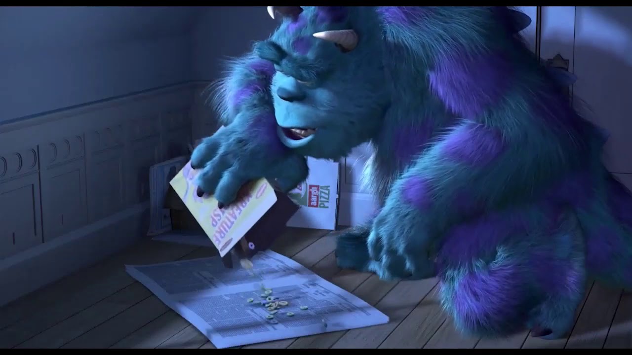 Boo scared of Randall Trim - YouTube