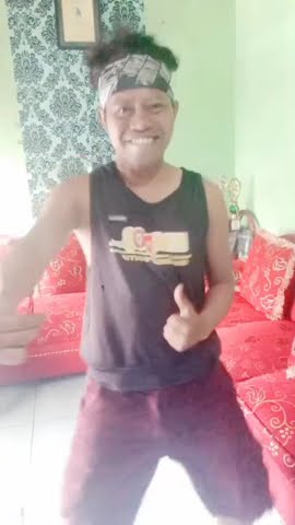 Mas Mujiono lagi joget - YouTube
