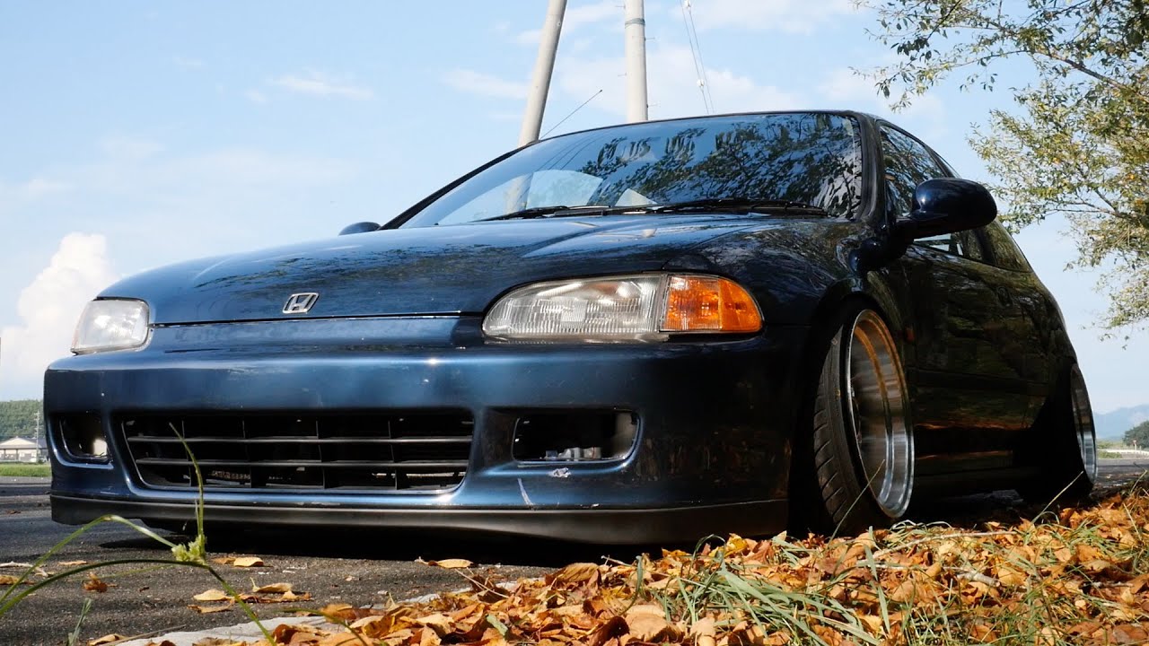 Shun's Low and Stanced EG Civic Hatch in Japan - YouTube