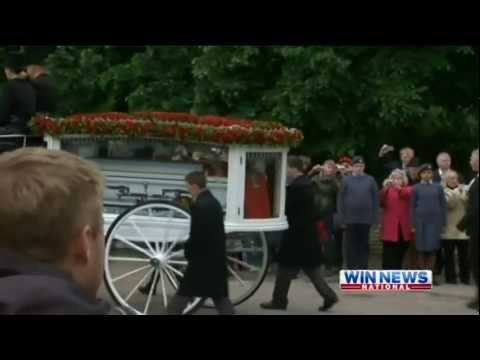 Robin Gibb Farewelled At Funeral Service In England After His Passing ...