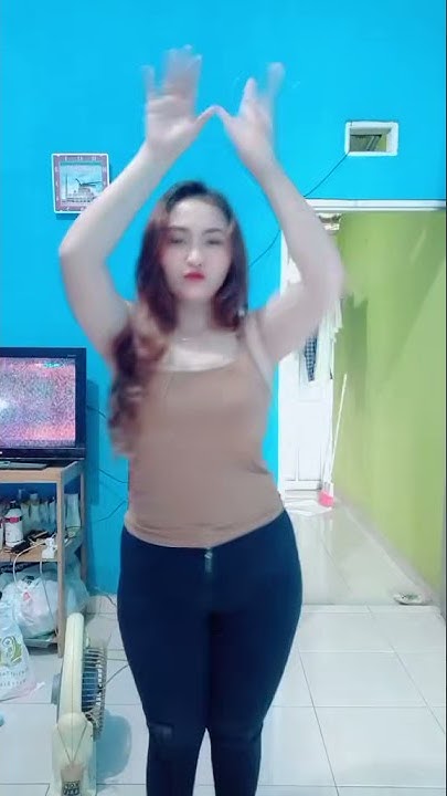 cewek cantik celana ketat goyang hot - YouTube