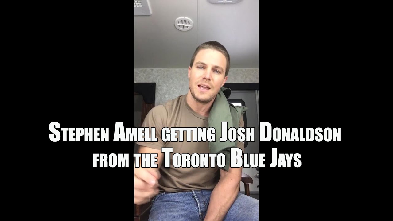 Stephen Amell getting Josh Donaldson from the Toronto Blue Jays - YouTube