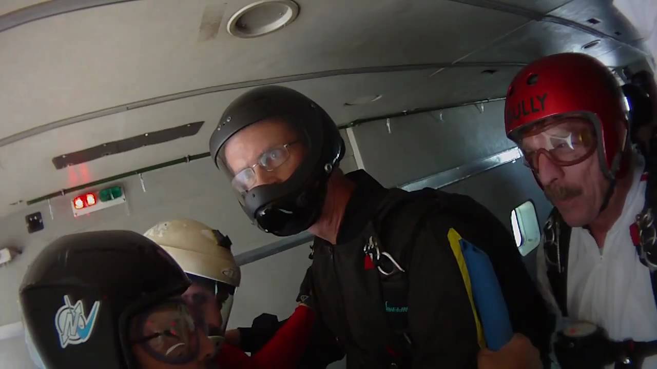 Perris...11-06-2010...6 Way R.W....Lets try the Skyvan Exit Again ...