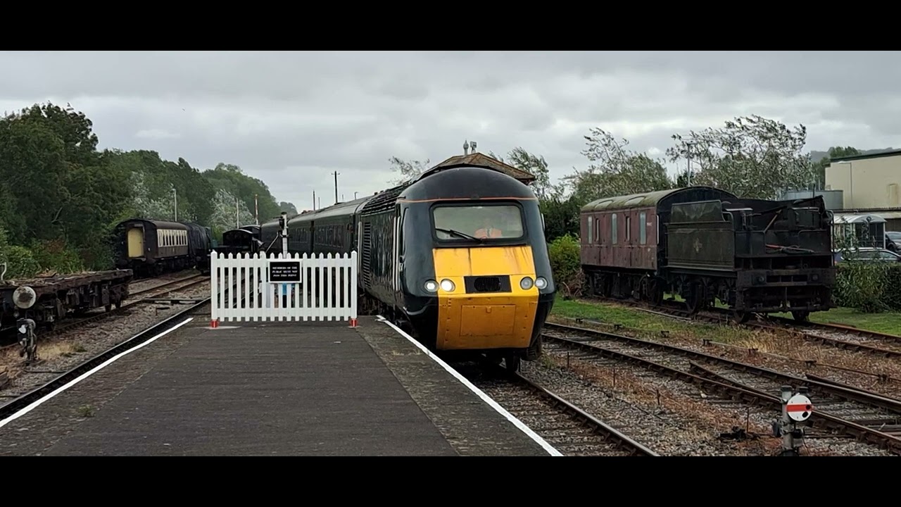Gwr 43155 and 43154 arriving into Minehead #train #trainspotting # ...