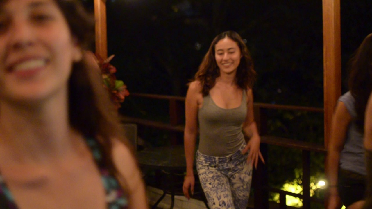 Salsa class for beginners advertising - YouTube