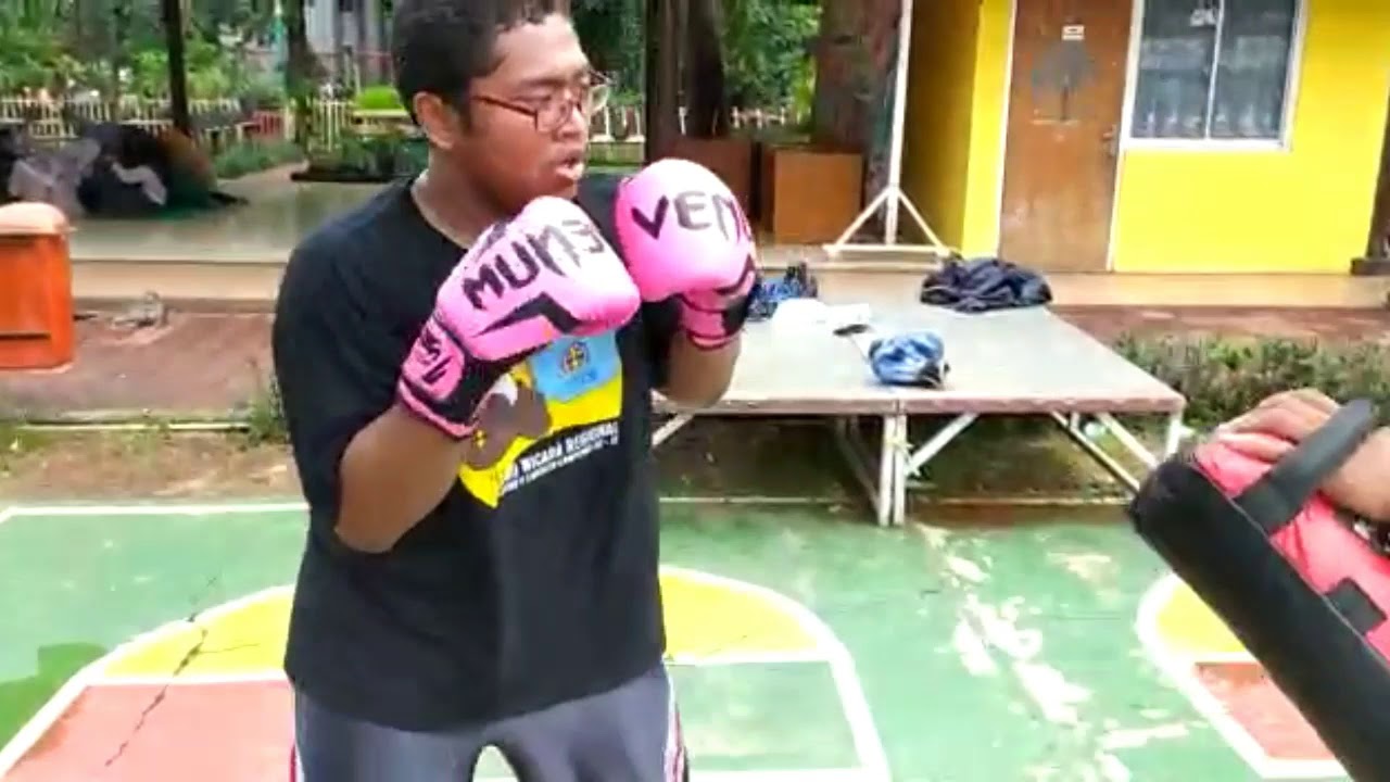 PADDING BOXING KECAPI72 || HAZAZ Vs FARIS .. - YouTube