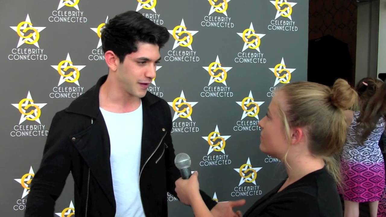 Al Calderon Interview at Celebrity Connected gifting Suite - YouTube