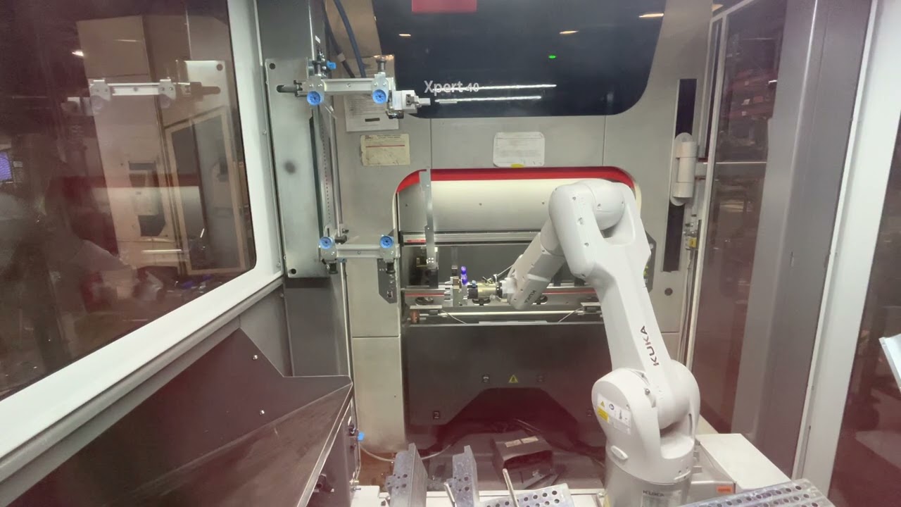 Bystronic MBR40 Kuka Mobile Bending Robot, 2021 - YouTube