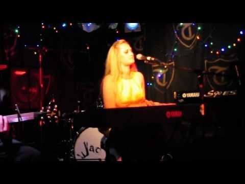 AASA - seduction scene live