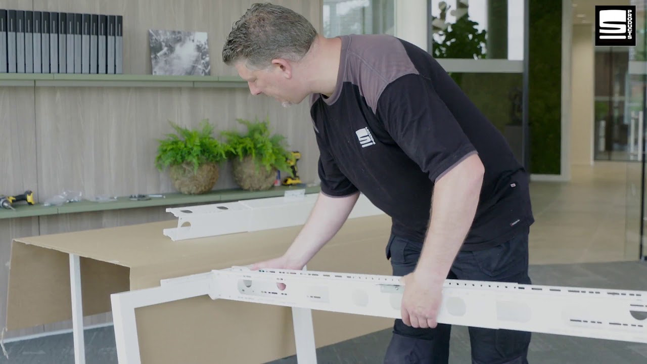 SWAN Montage van Swan werkplek hoekopstelling met steunpoot - YouTube