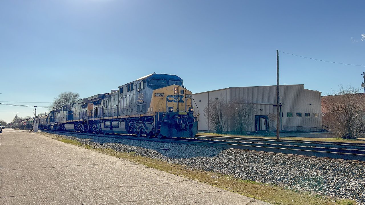 YN2 AC44 Leads a Huge L607 through Dunn - YouTube