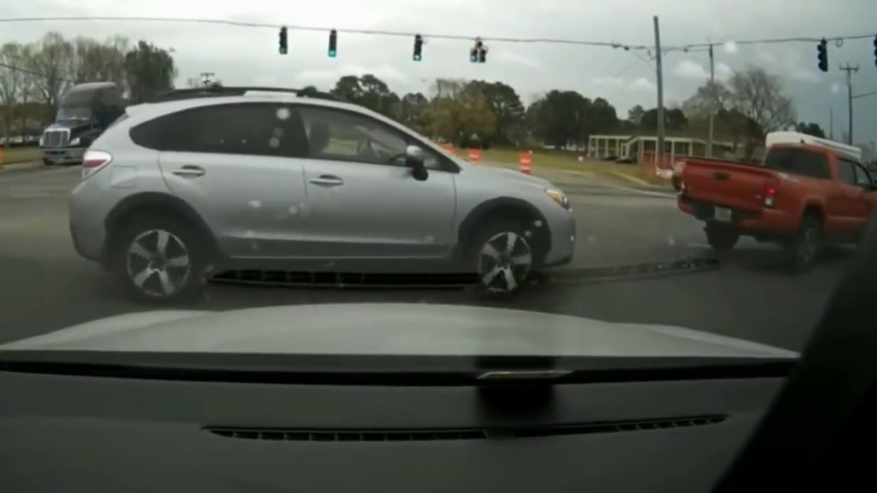 Funny drivers stupid reckless car crash compilations - YouTube