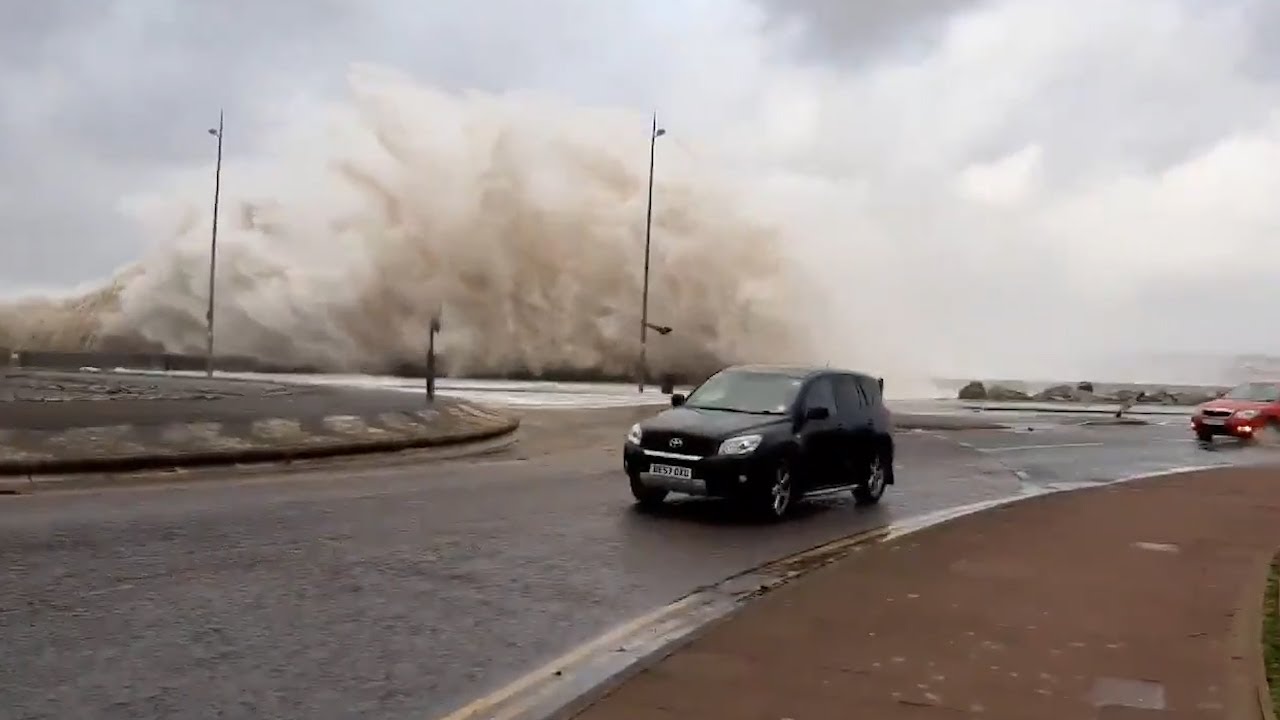 Viewer Footage shows New Brighton flooded by large waves during Storm ...