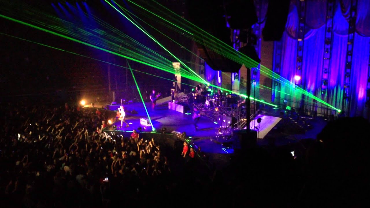 Paramore - Decode (Live) - San Diego - Oct. 23rd, 2013 - YouTube