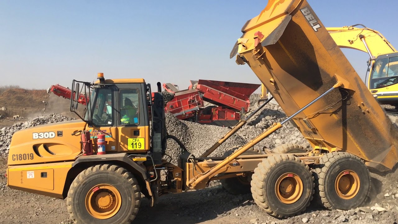Seneca crushing Scalping Screen Mpumalanga - YouTube