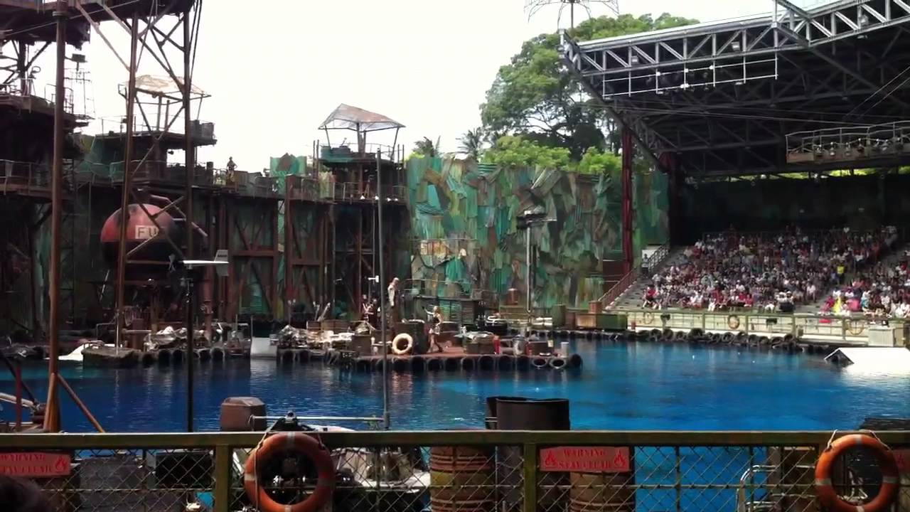 Water World Show - YouTube