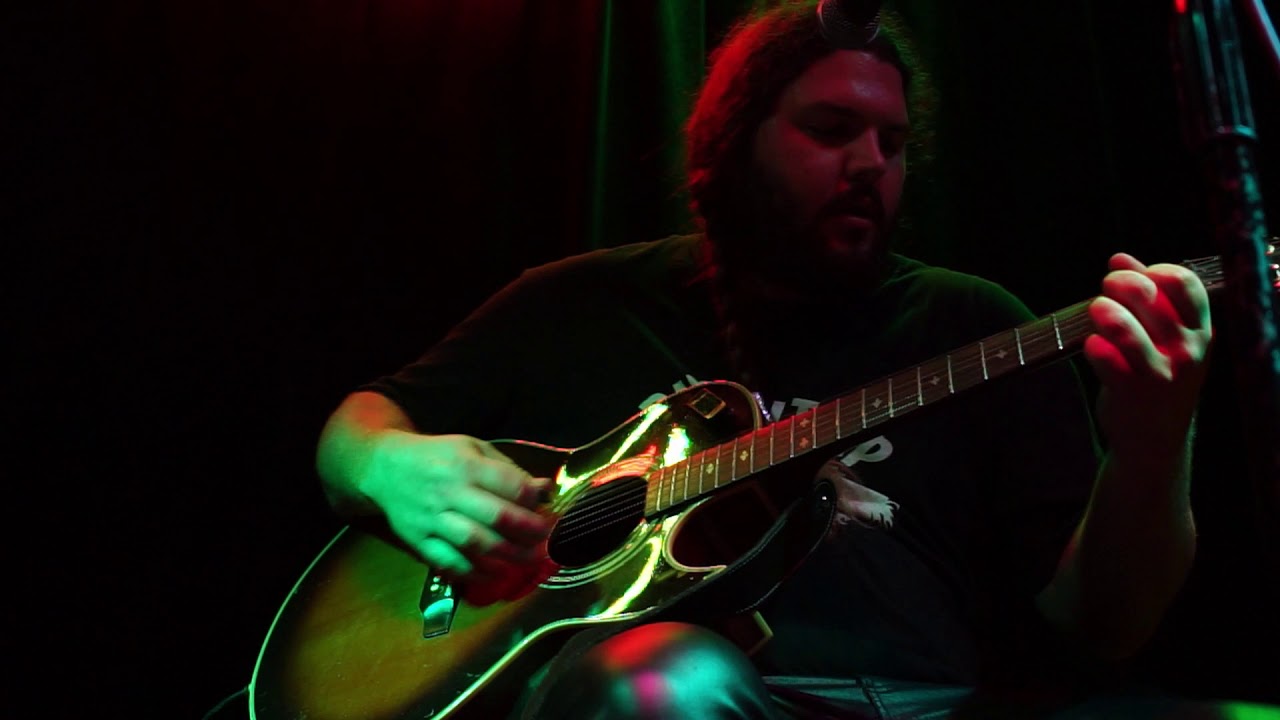 Frank Inglis at Mr Peabody's Bar and Grill Open Mic - YouTube