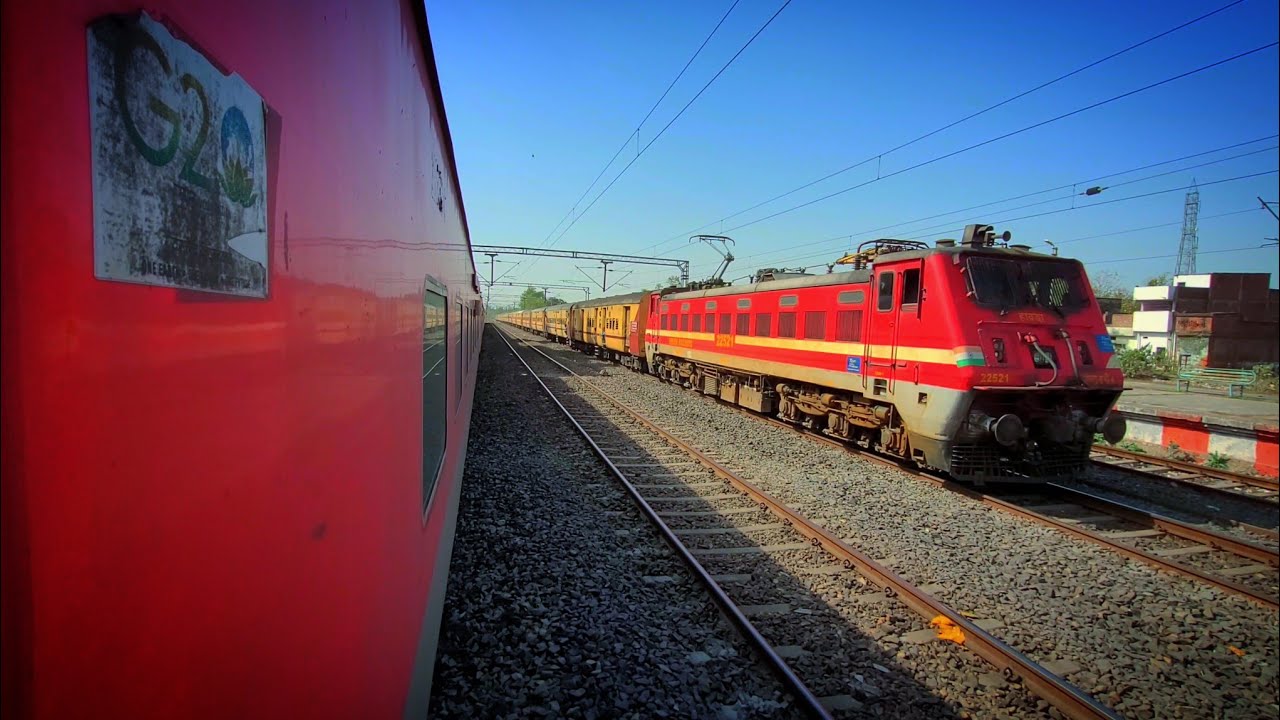 4 in1 Arrival & Departure Of Bagh Express, Suvarn Rekha Express ...