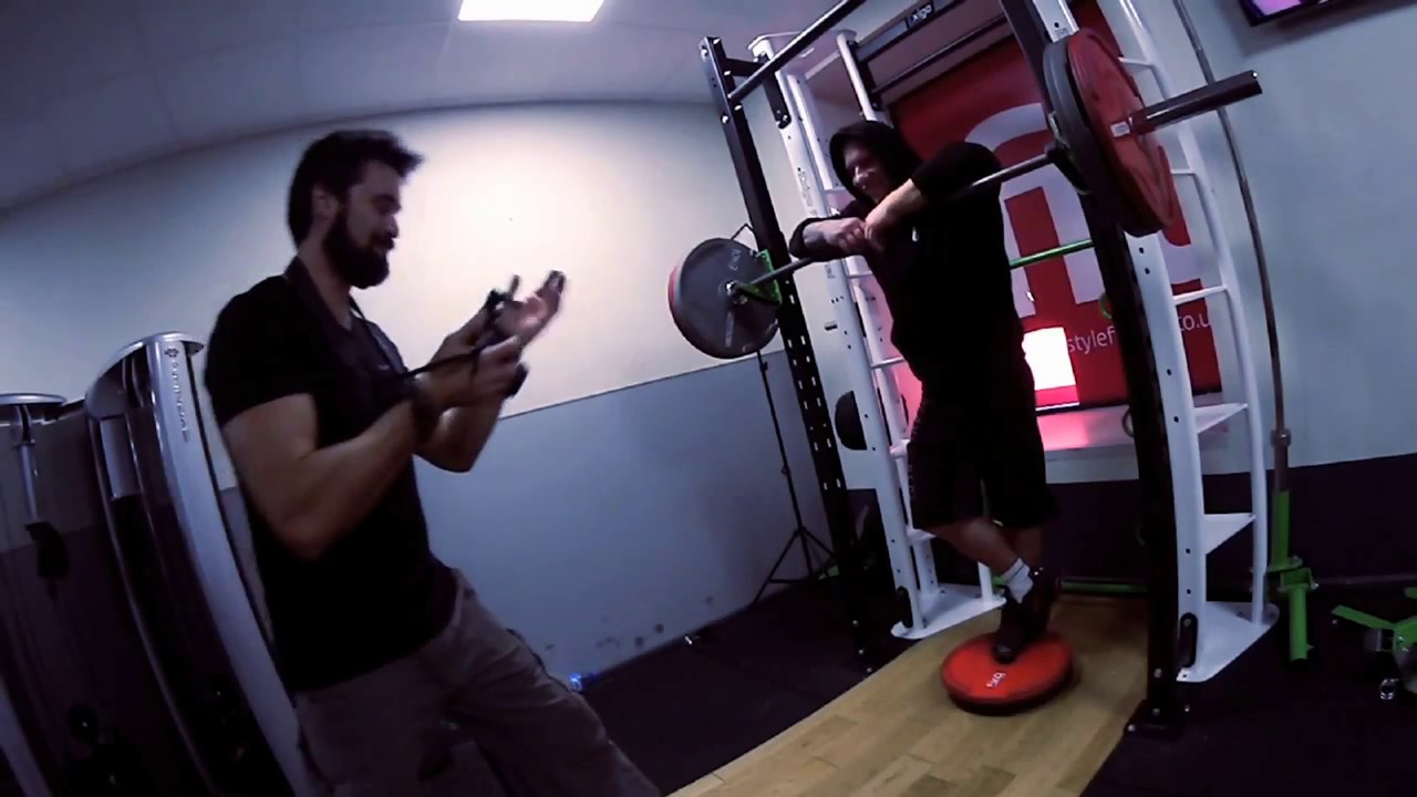 A bodybuilder photo shoot Behind the Scenes - YouTube