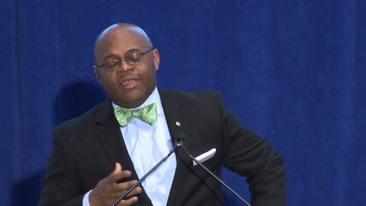 McCormack Leadership Series: Senator William Maurice "Mo" Cowan - YouTube