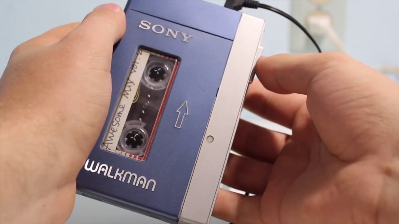 Sony Walkman TPS-L2 - YouTube