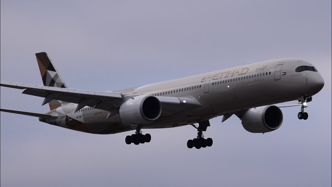 SPECTACULAR Aircraft Action at Chicago O'hare International Airport ...